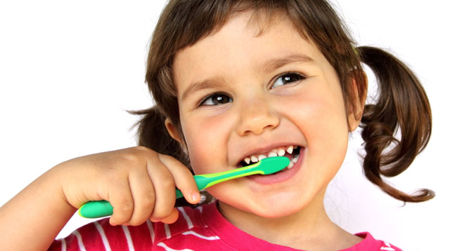 7 Paraan Para Maengganyo ang mga Bata na Mag-Toothbrush