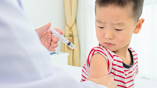 7 Expert Tips to Help Your Child Be Less Afraid of Injections