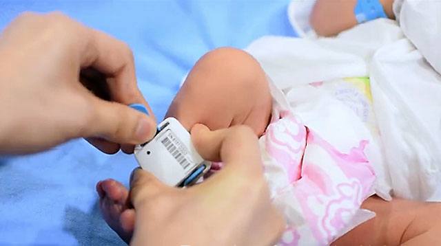 Local Hospital Has High-Tech Solution for Switched-at-Birth Fears