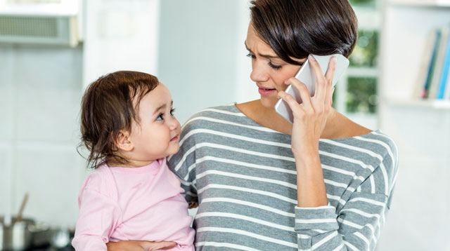 Phone Interruptions May Be Affecting How Toddlers Learn Words