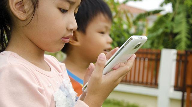 Old Phone Setup For Safety When Handing Down To Your Child