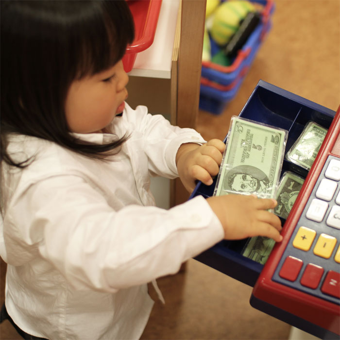 5 Important Lessons Young Kids should Learn about Money