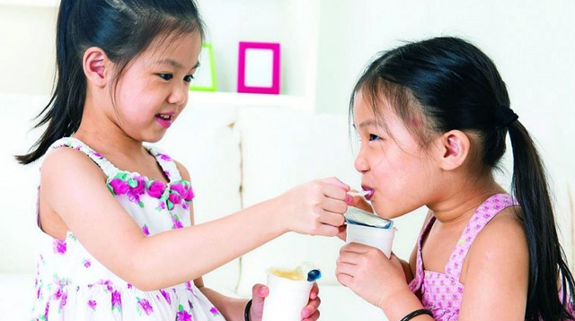 7 Tips to Encourage Children to Share