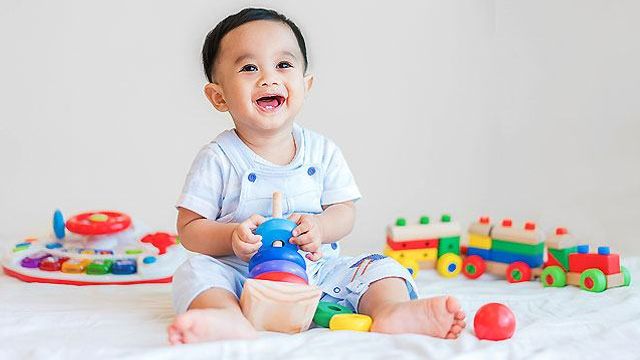 Toys for Toddlers: How to Be a Present Parent When They Play