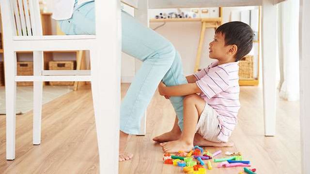 7 Gentle But Effective Ways to Teach Your Child to Stop Interrupting ...